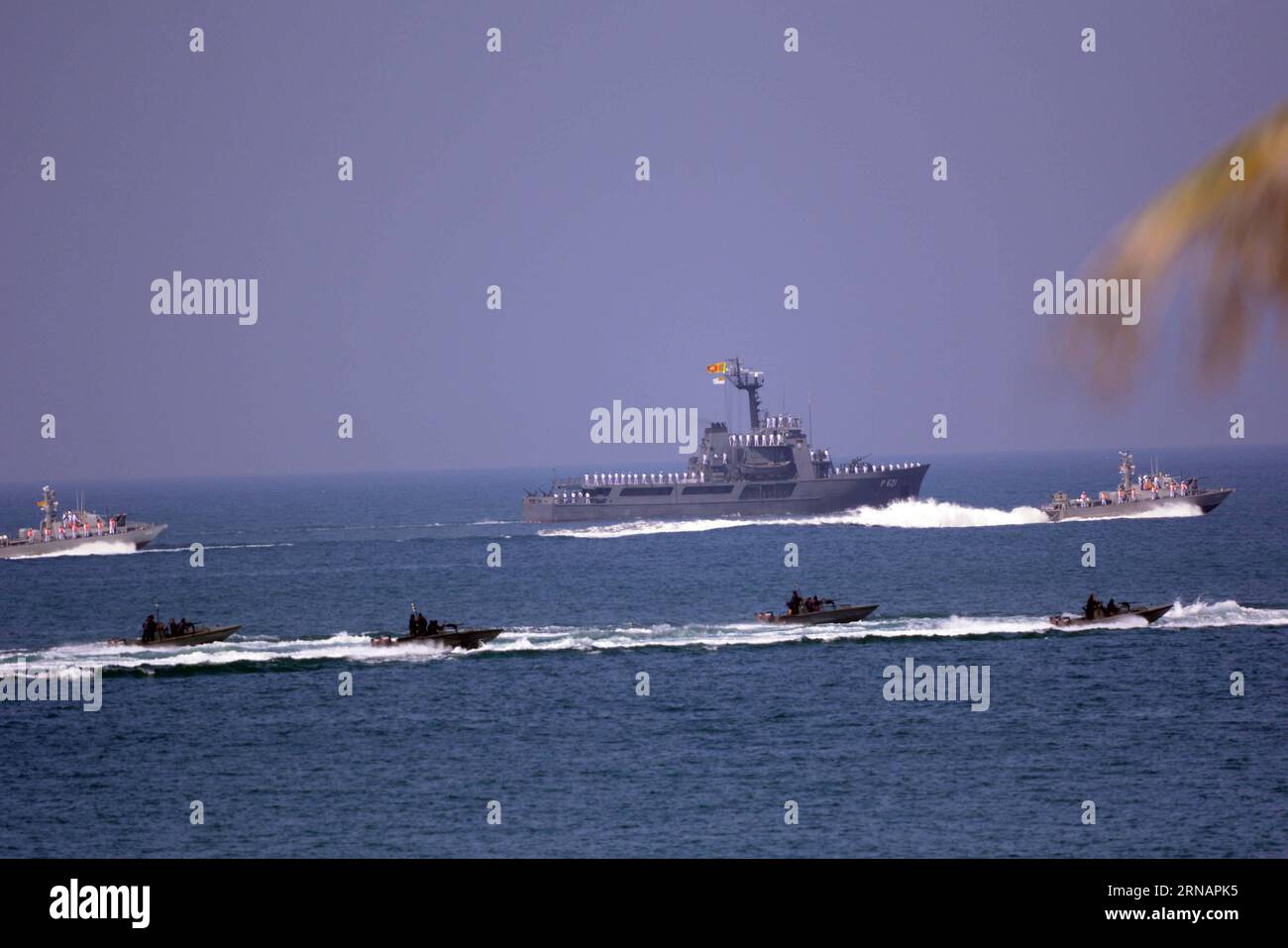 (160204) -- COLOMBO, Feb. 4, 2016 -- Sri Lanka Naval vessels present ...