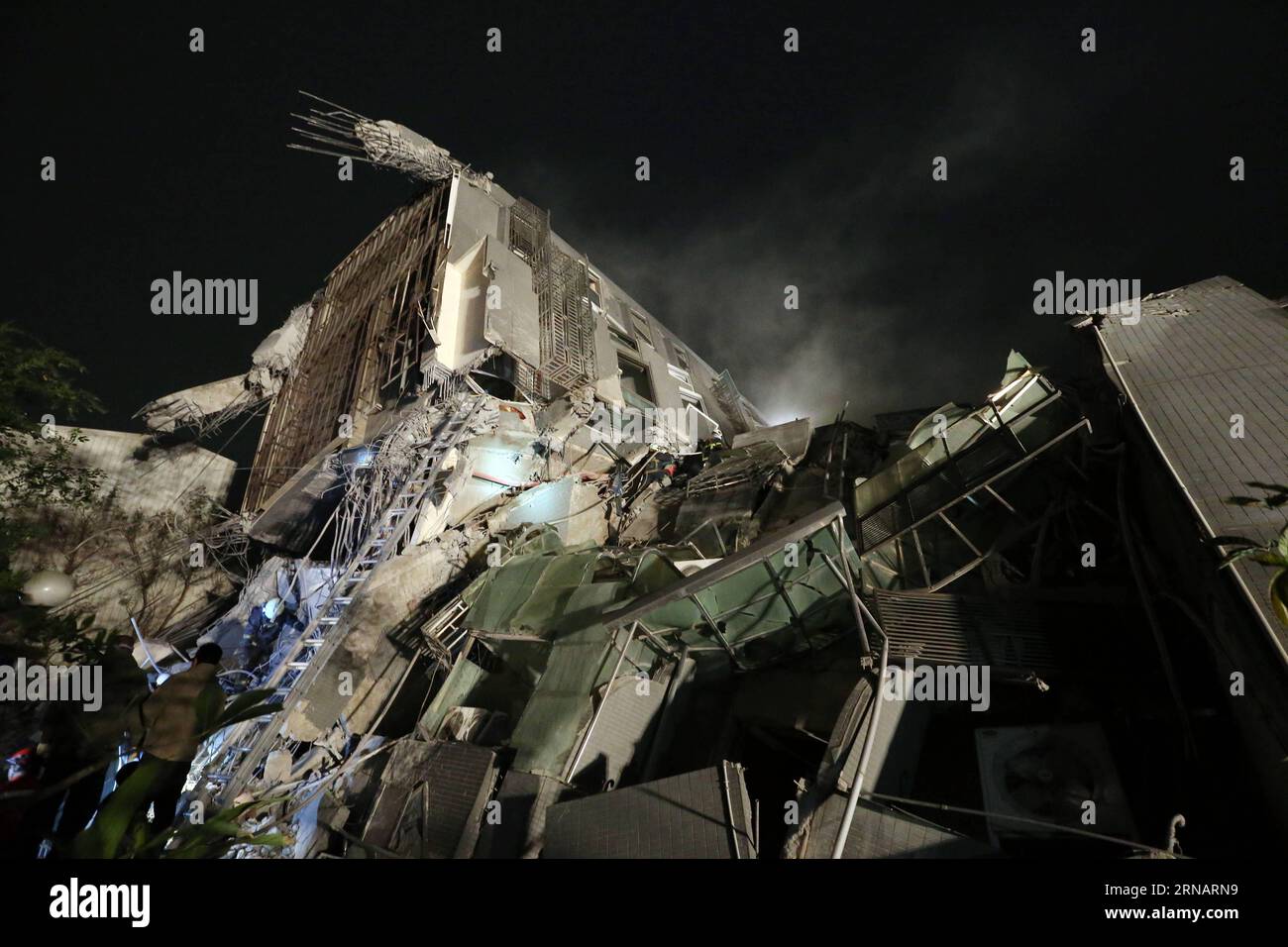 Earthquakes in taiwan hi-res stock photography and images - Alamy