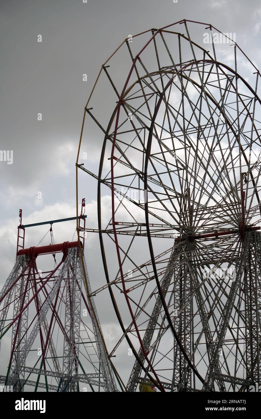 Ferris wheel india hi-res stock photography and images - Alamy