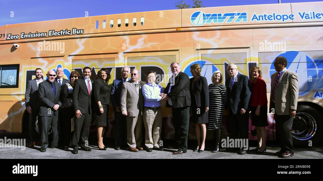 (160212) -- LOS ANGELES, Feb. 12, 2016 -- Wang Chuanfu (7th R), BYD ...