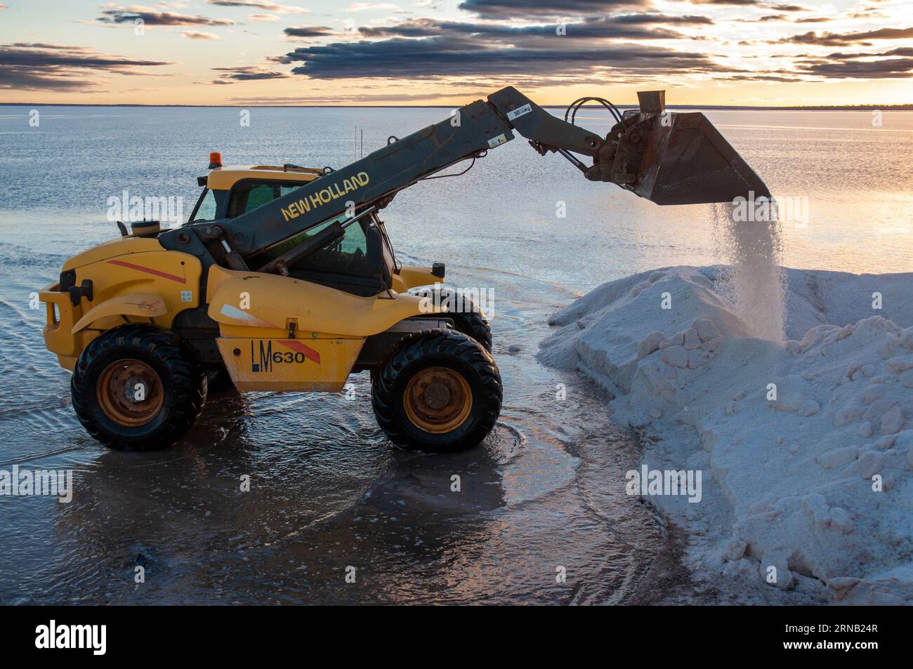 Australian salt mining hi-res stock photography and images - Alamy
