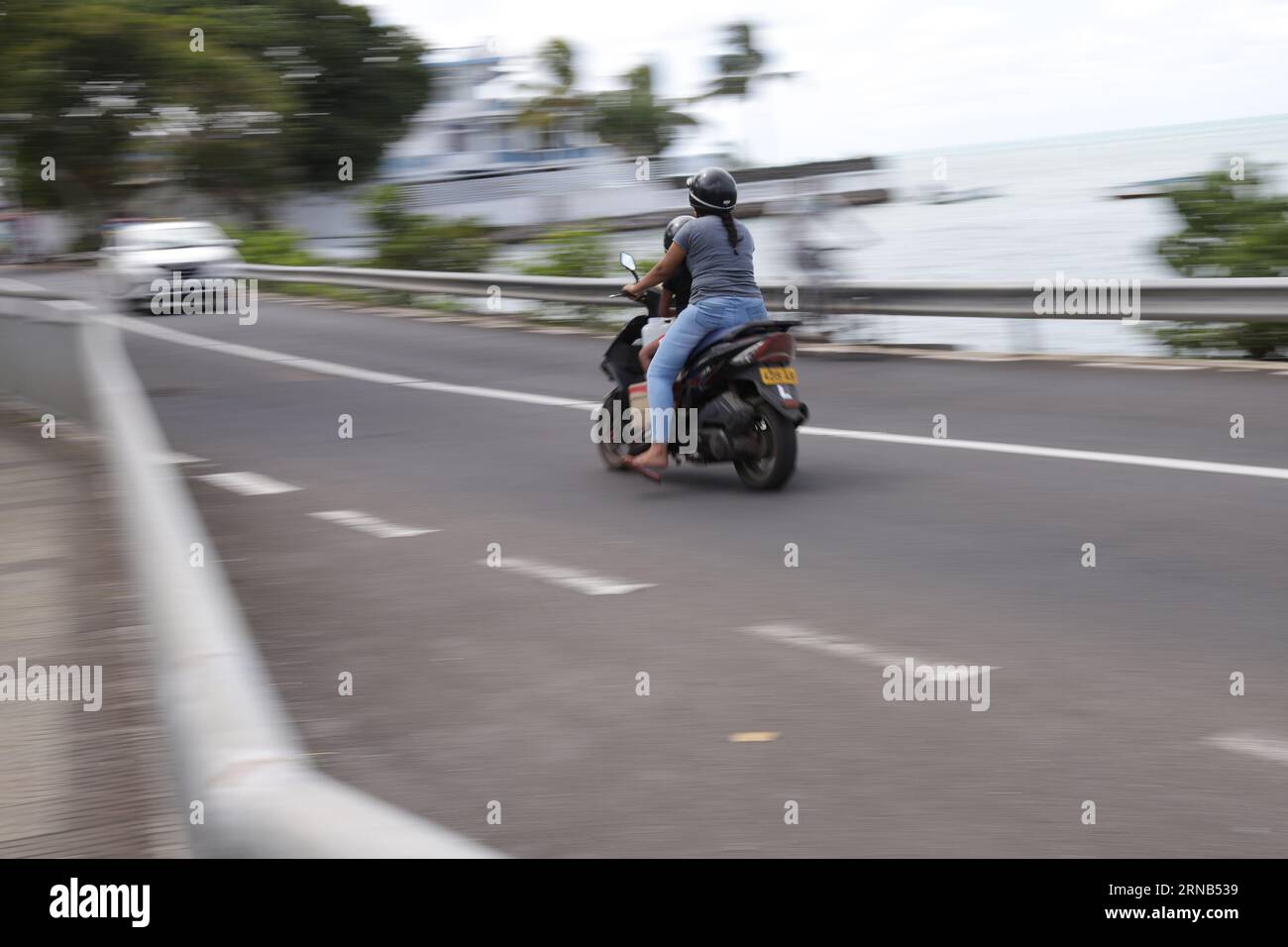 Camera tracking panning hi-res stock photography and images - Alamy