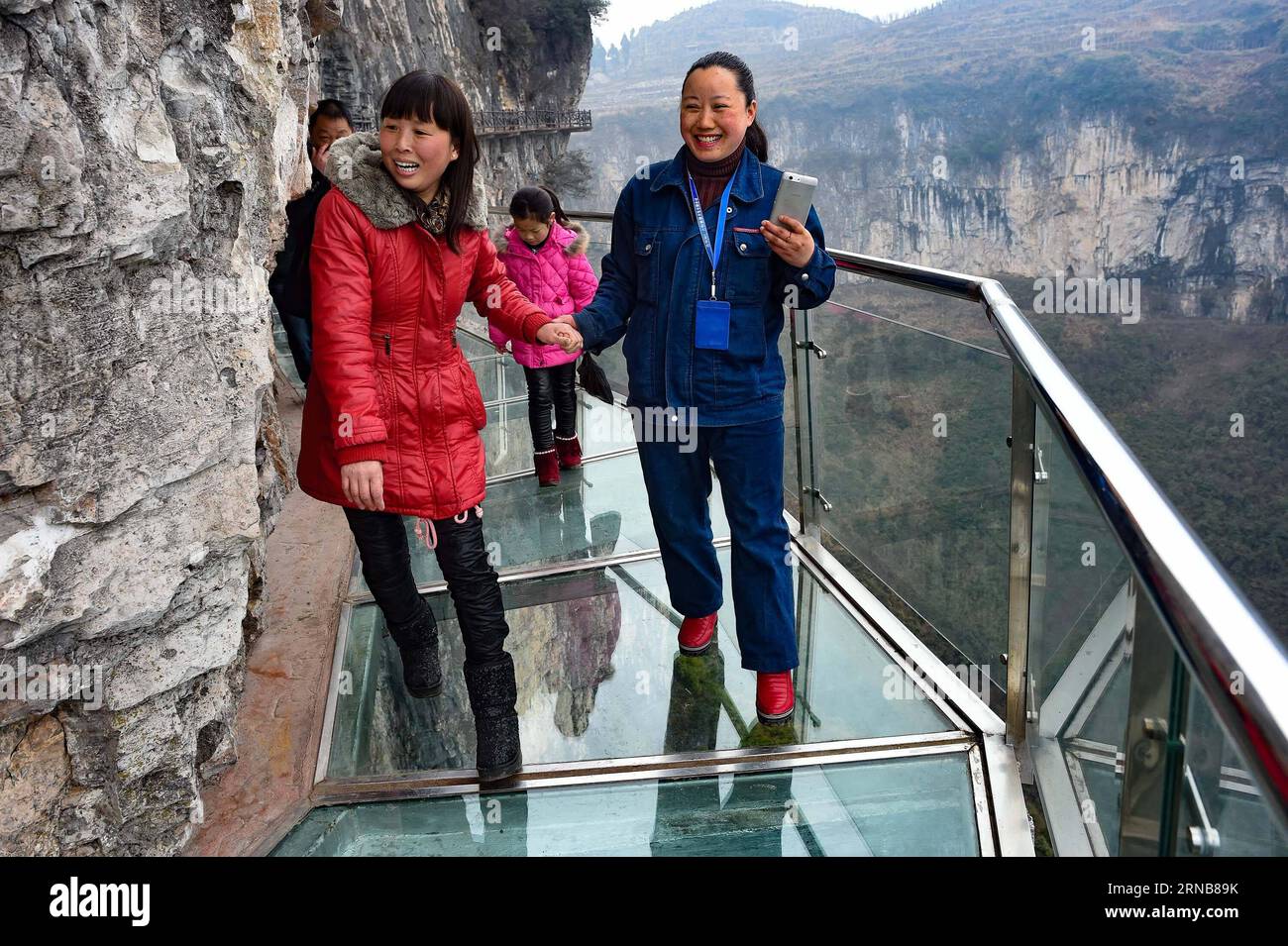 Glass bottom skywalk hi-res stock photography and images - Alamy