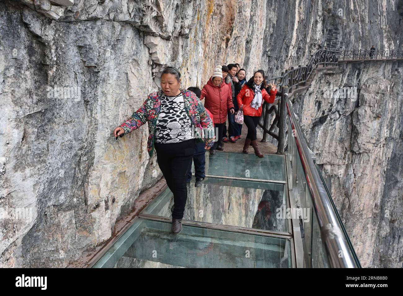 Glass bottom skywalk hi-res stock photography and images - Alamy