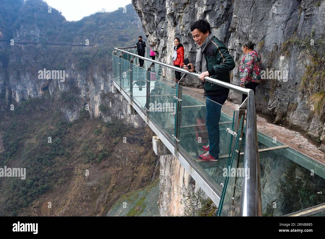 Glass bottom skywalk hi-res stock photography and images - Alamy