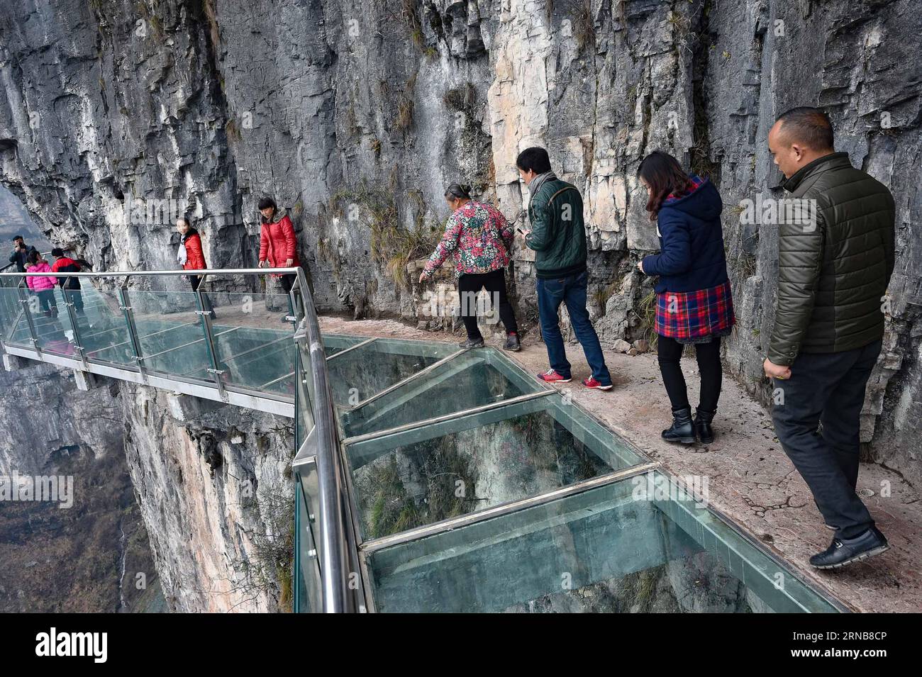 Glass bottom skywalk hi-res stock photography and images - Alamy