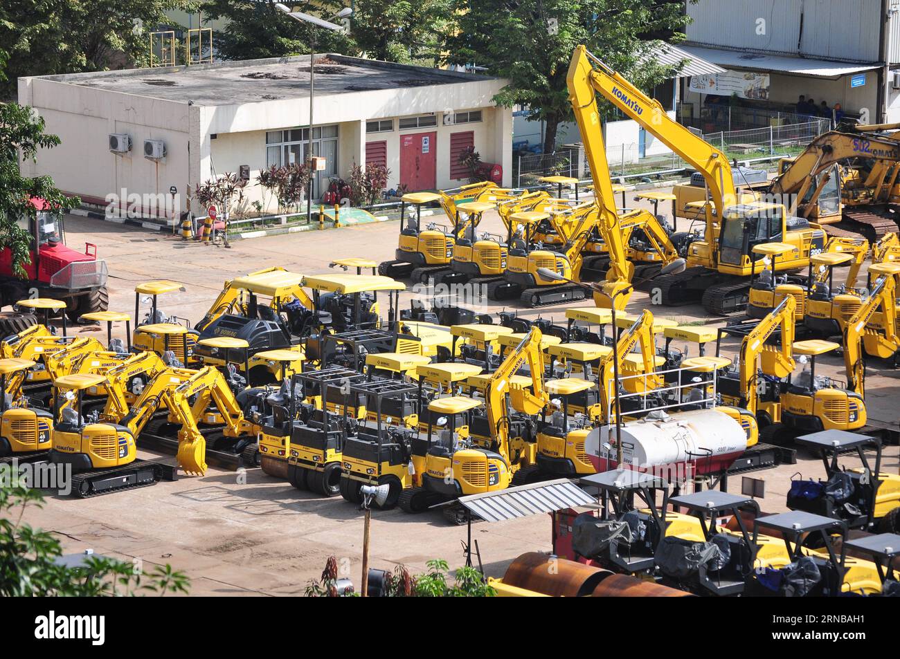 Heavy equipment yard hi-res stock photography and images - Alamy