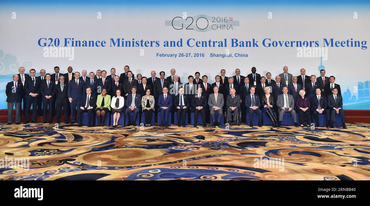 World leaders pose family photo hi-res stock photography and images - Alamy