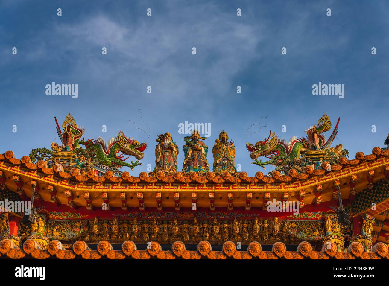 Roff of temple in Taipei Stock Photo - Alamy