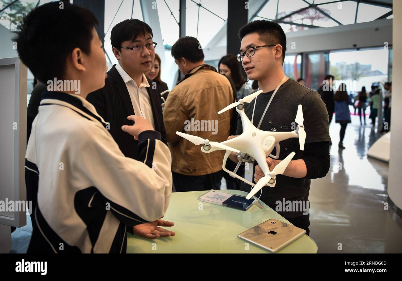 Dji phantom 4 drone hi-res stock photography and images - Alamy