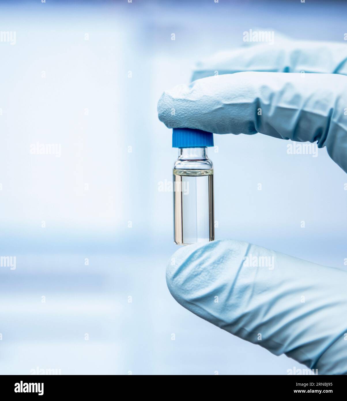 Lab gloves hi-res stock photography and images - Alamy