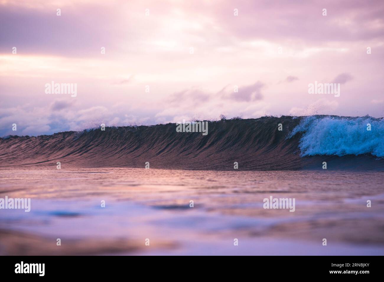 New england ocean wave hi-res stock photography and images - Alamy