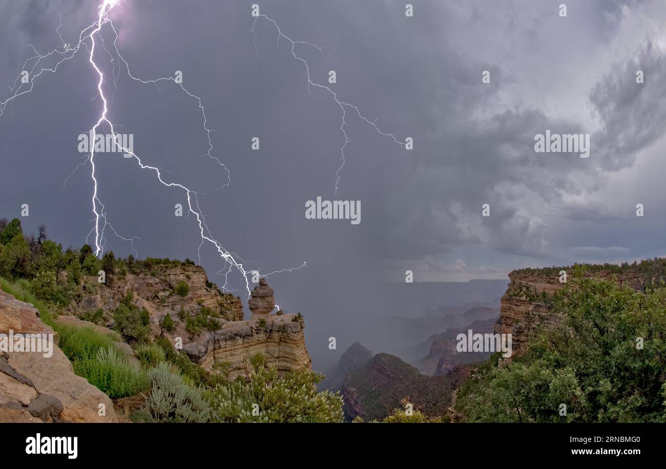 Lightning at Duck On A Rock Grand Canyon AZ Stock Photo - Alamy