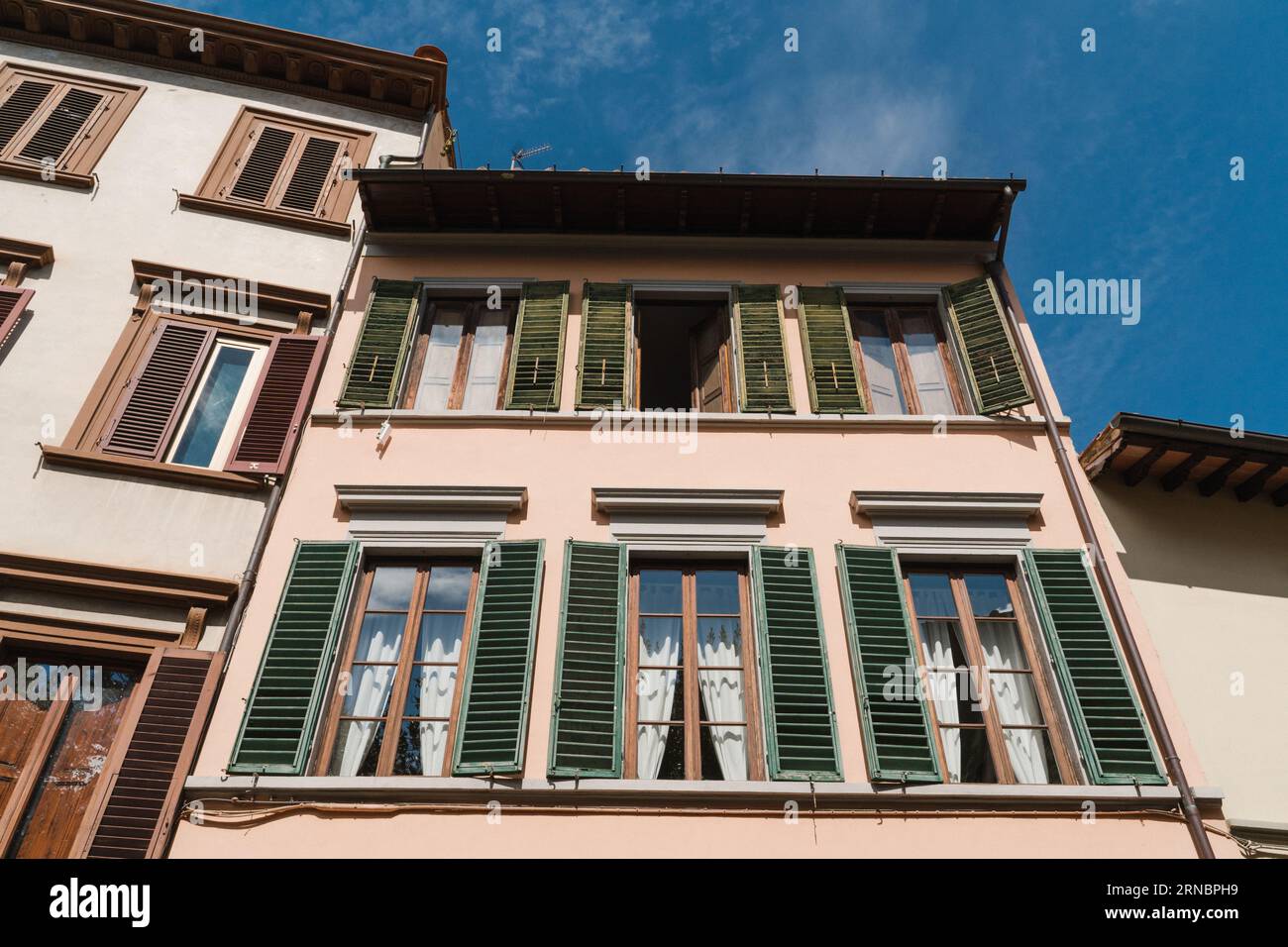 Facade of an italian house hi-res stock photography and images - Alamy