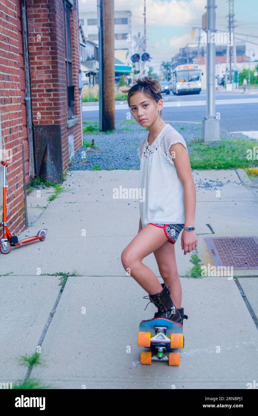Portrait asian girl teen hi-res stock photography and images - Alamy