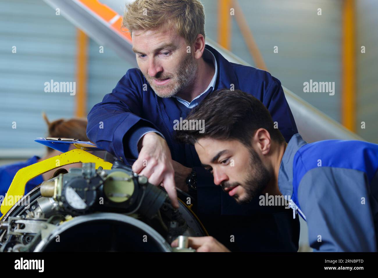 Engine mechanics instruction hi-res stock photography and images - Alamy