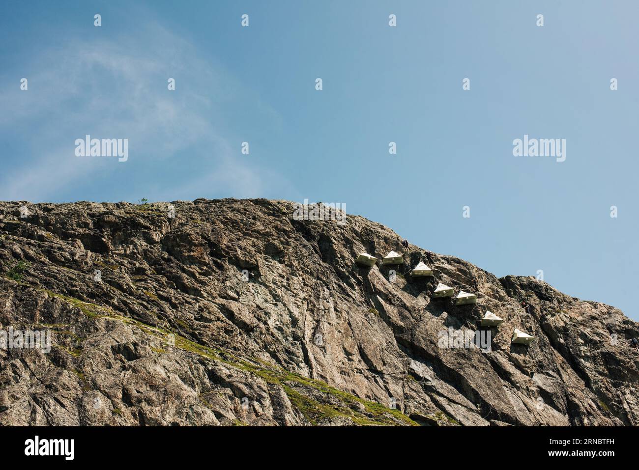 Portaledge hi-res stock photography and images - Alamy