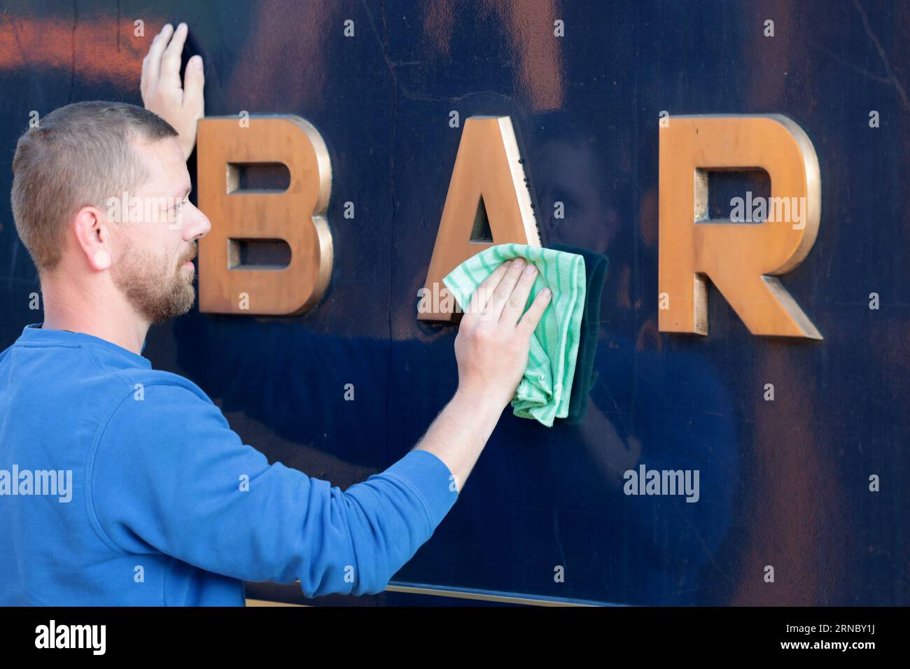 Halberstadt, Germany. 01st Sep, 2023. Employee Andre cleans the bar car ...