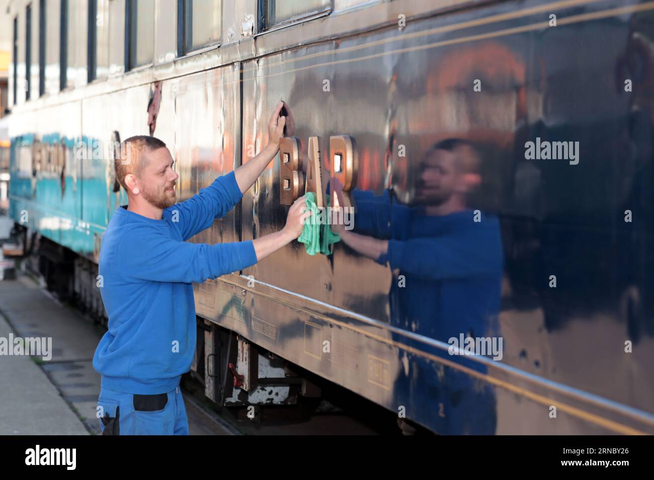 Halberstadt, Germany. 01st Sep, 2023. Employee Andre cleans the bar car ...