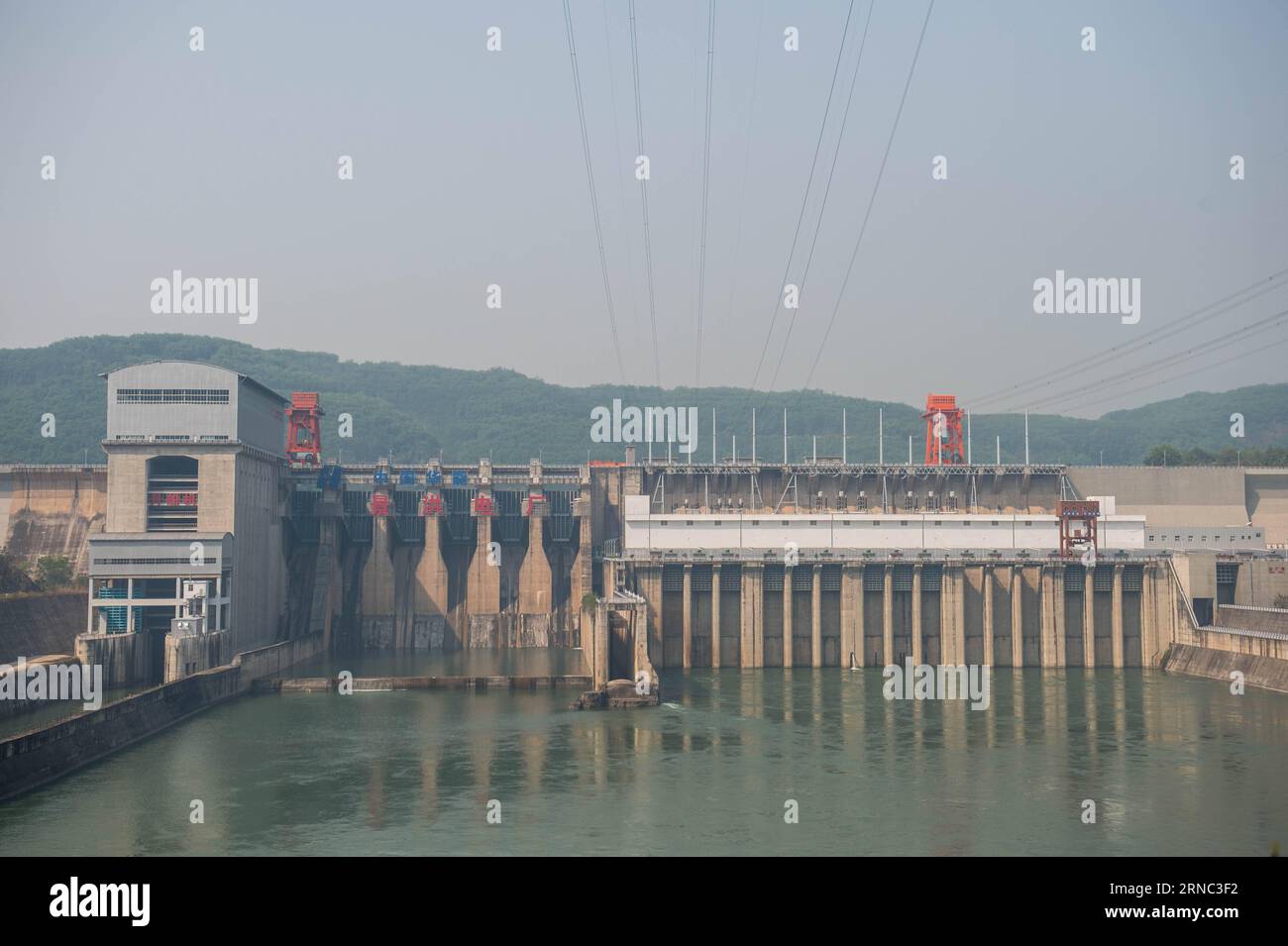 Dam emergency water discharge hi-res stock photography and images - Alamy