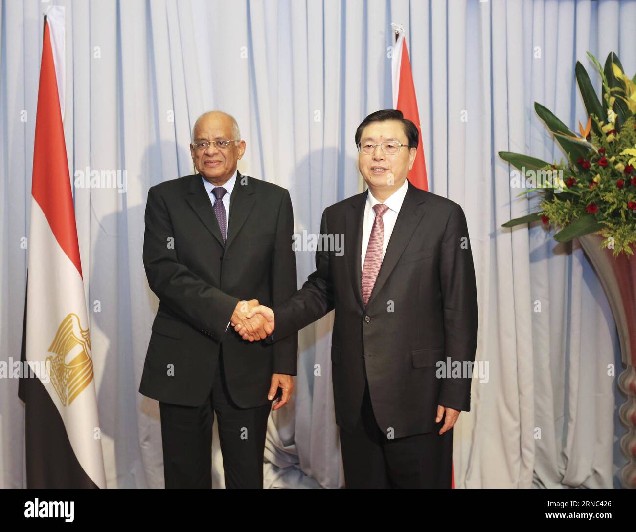 Zhang Dejiang (R), chairman of the Standing Committee of China s ...