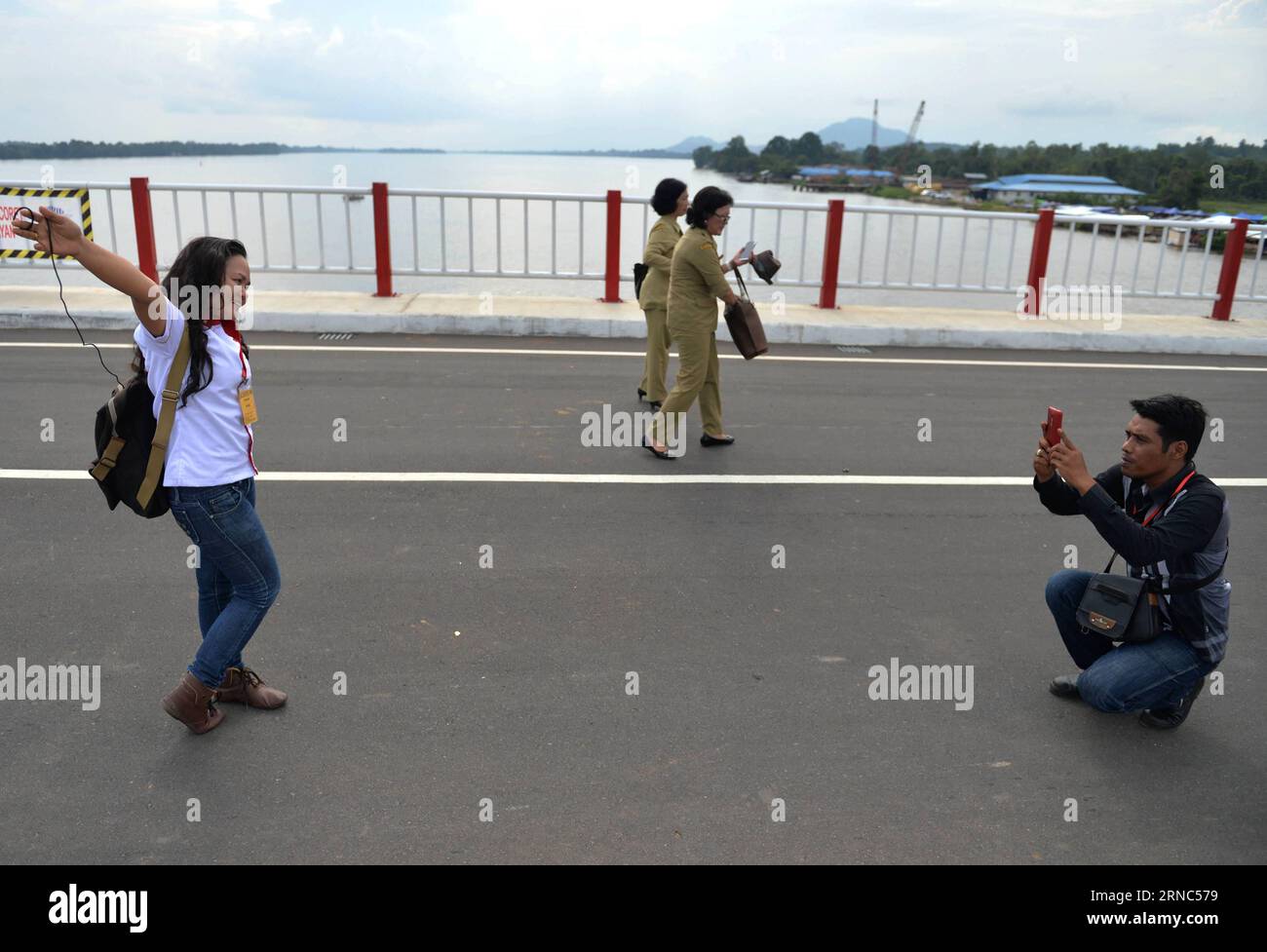 (160323) -- WEST KALIMANTAN, March 23, 2016 -- A visitor poses for ...