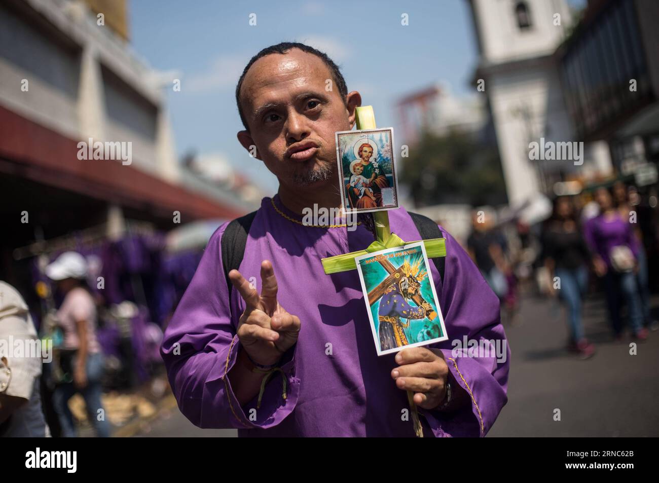 (160324) -- CARACAS, March 24, 2016 -- A devotee arrives at Santa ...