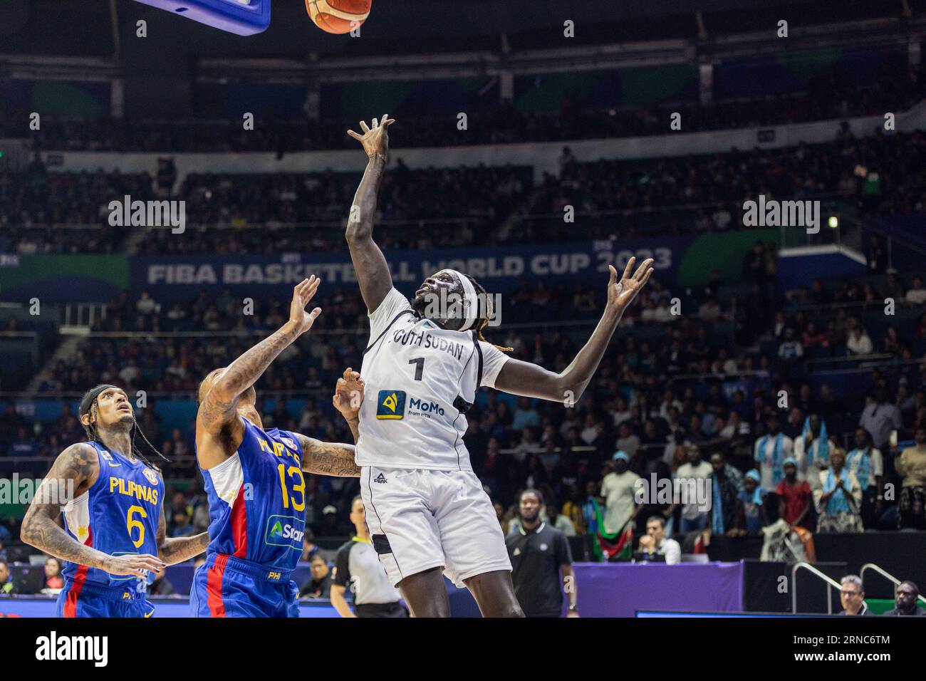 Quezon, Philippines. 31st Aug, 2023. Nuni Omot (R) of South Sudan ...