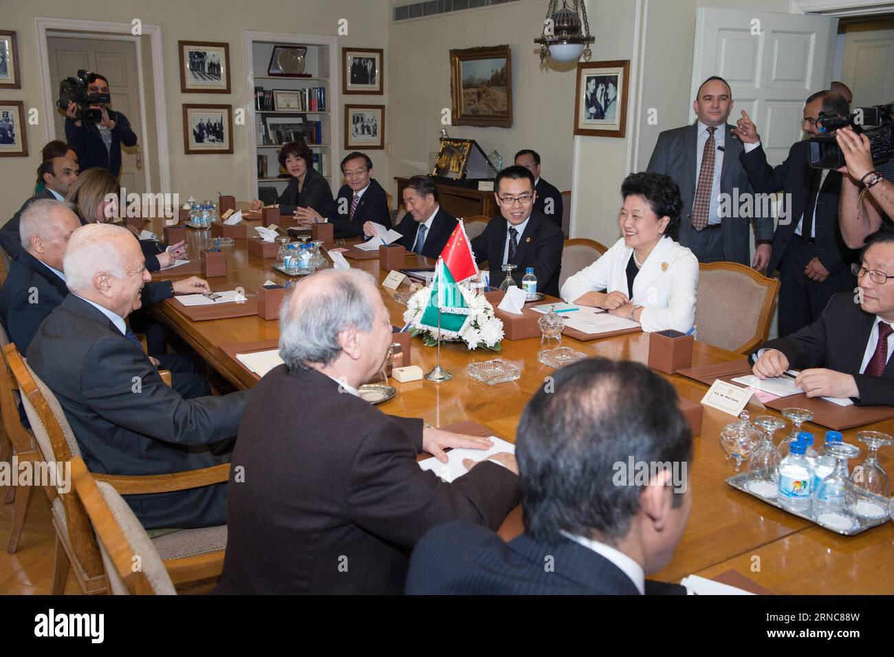 Chinese Vice Premier Liu Yandong (2nd R, back) meets with Arab League ...