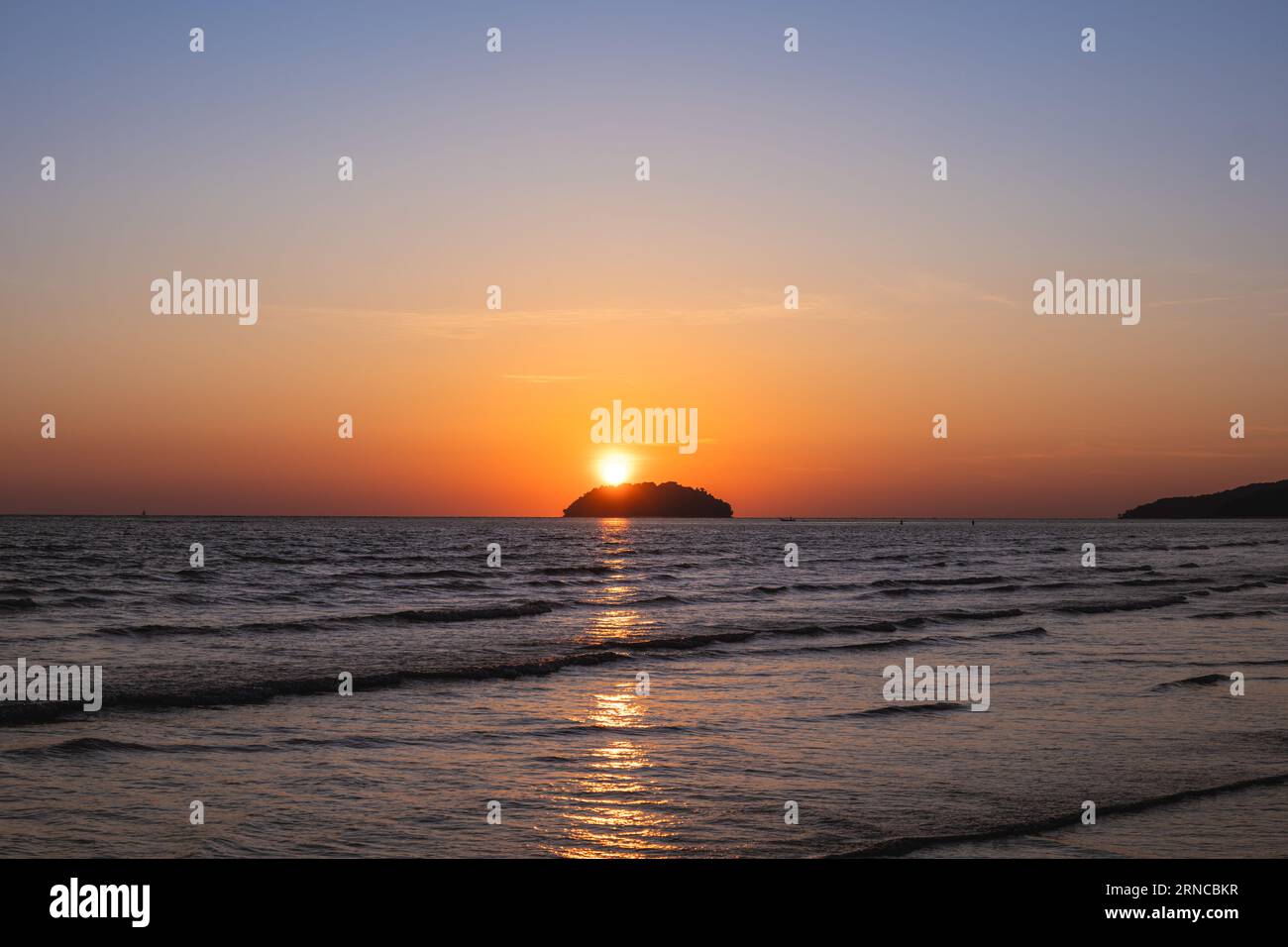Sunset View at Tanjung Aru Beach in Kota Kinabalu, Sabah, Malaysia ...