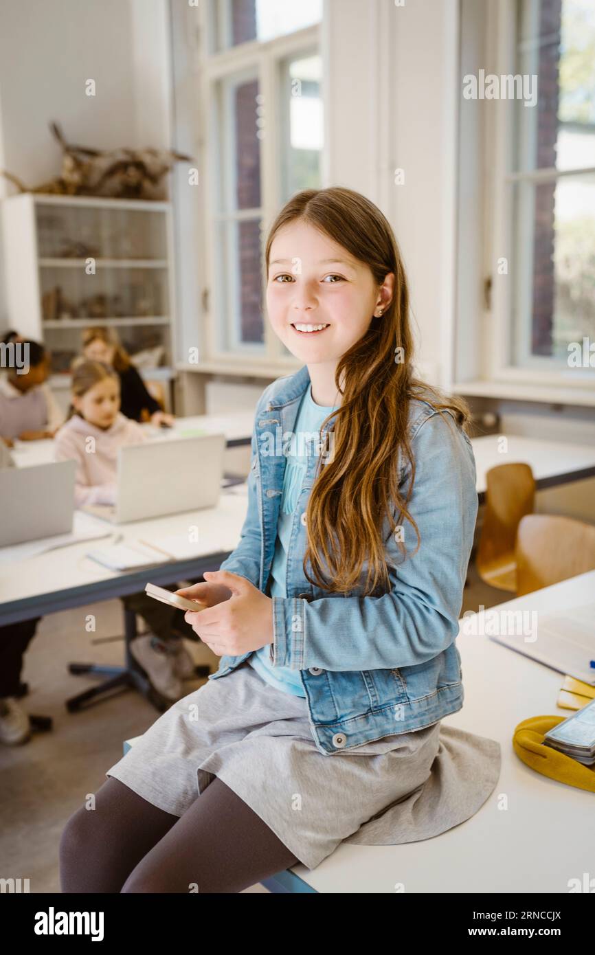 Junior high school girls portrait hi-res stock photography and images ...