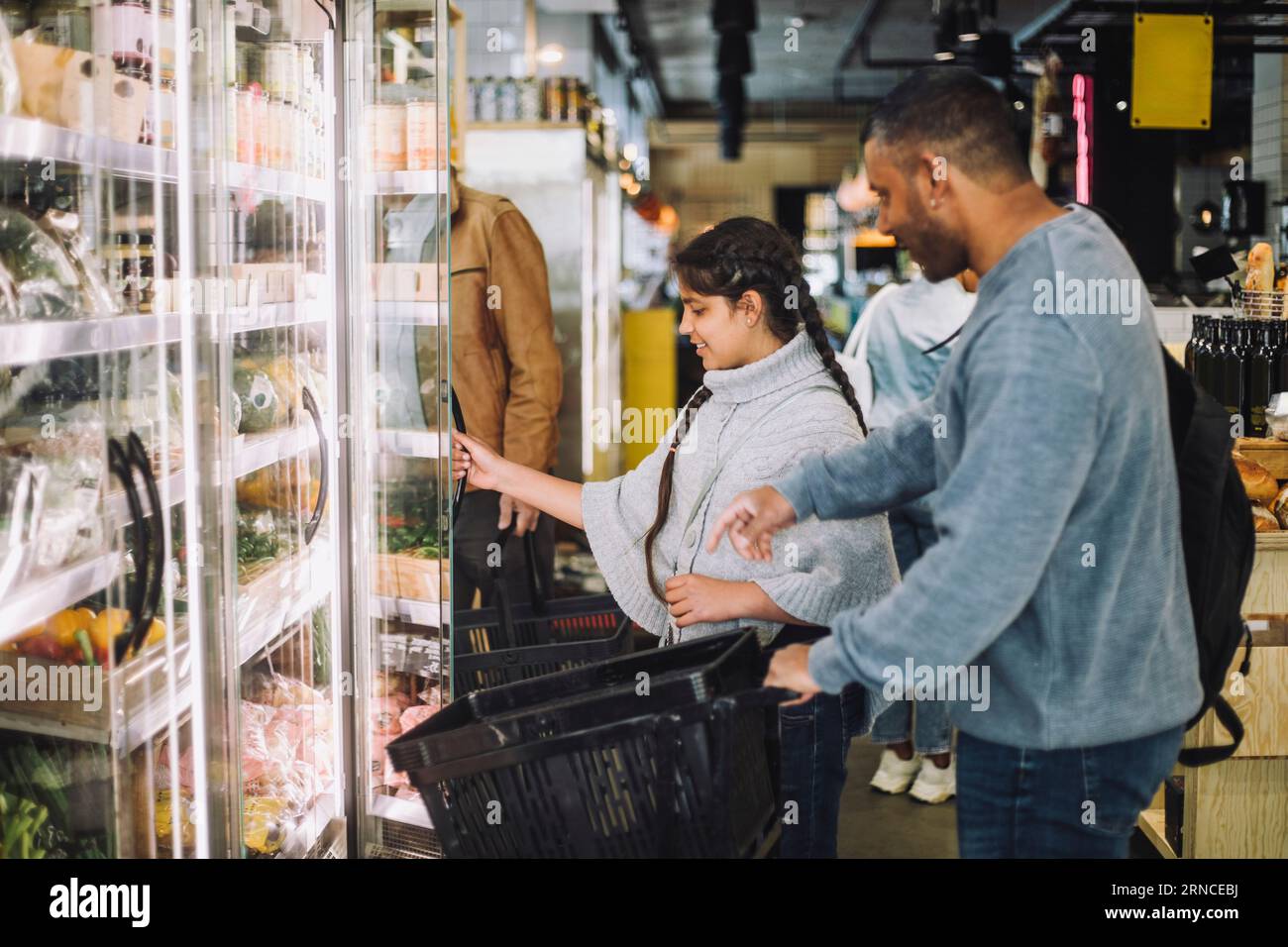 Smiling father kid shopping hi-res stock photography and images - Alamy