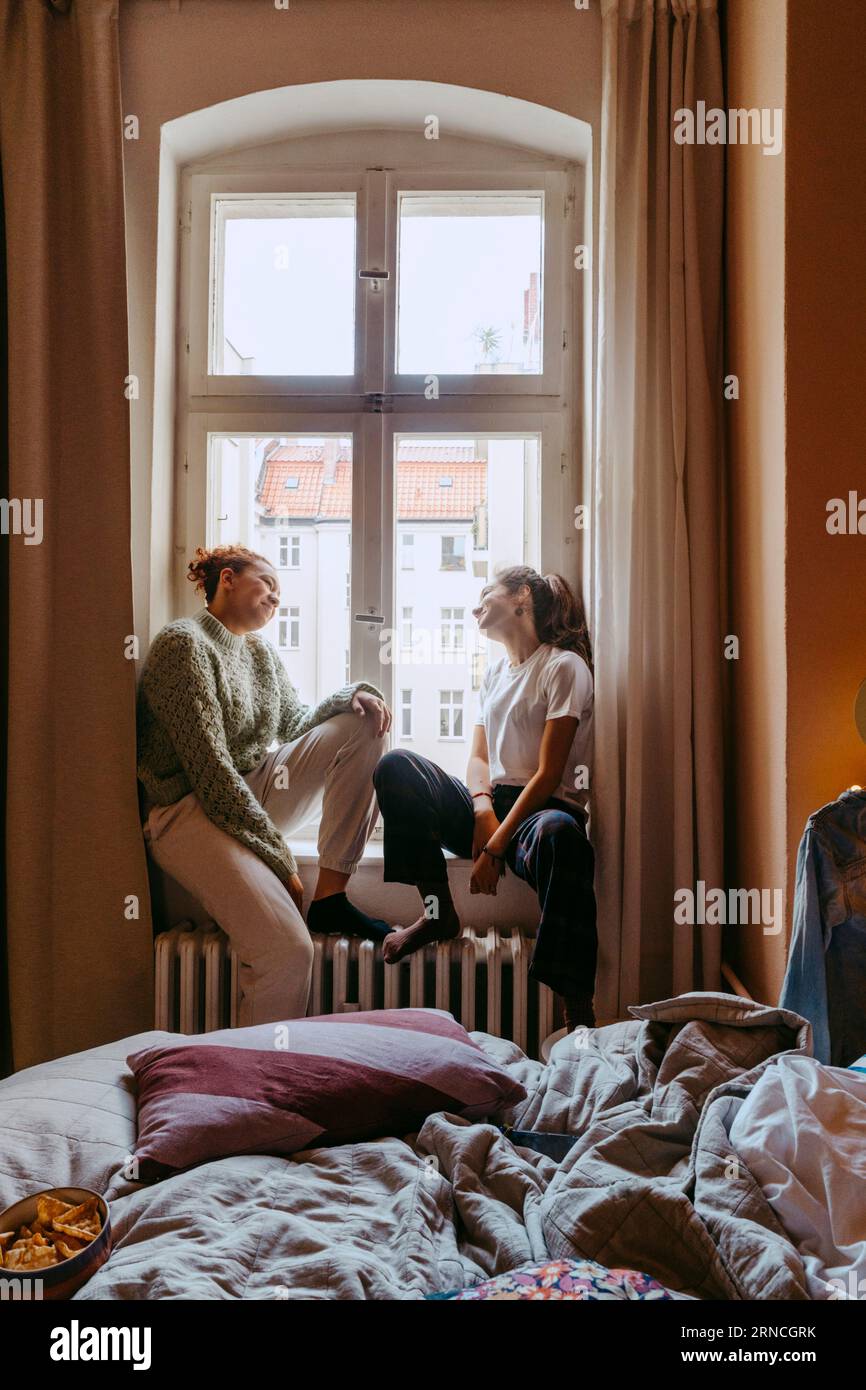 Messy girls bedroom hi-res stock photography and images - Alamy