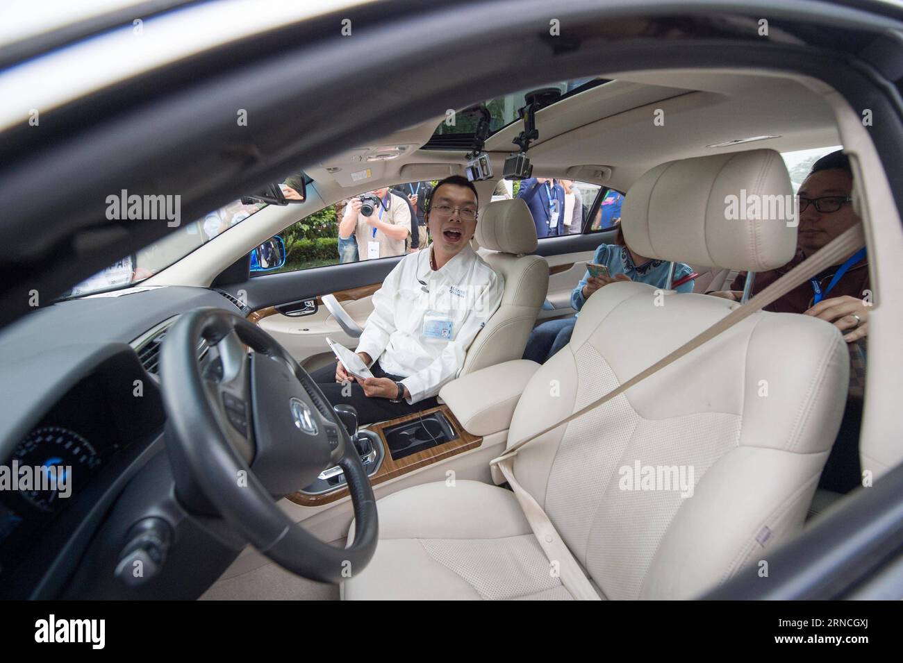 Adaptive driving hi-res stock photography and images - Alamy