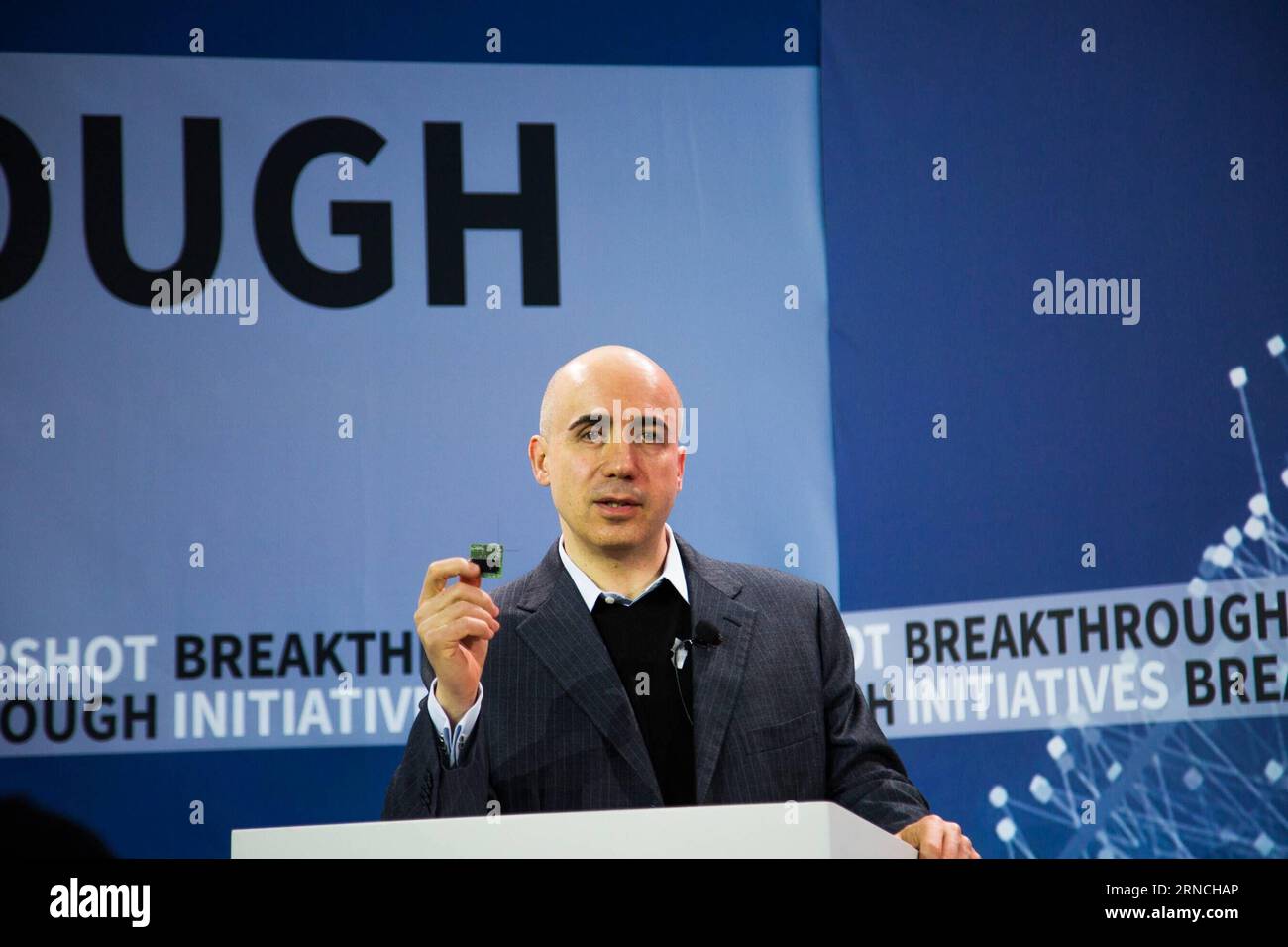Stephen Hawking präsentiert neues Projekt Breakthrough Starshot (160412 ...