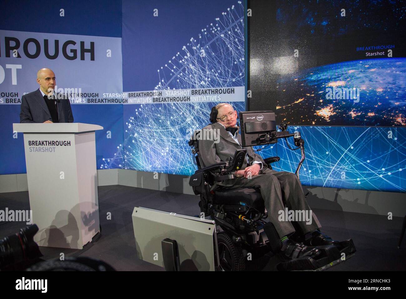 Stephen Hawking präsentiert neues Projekt Breakthrough Starshot (160412 ...