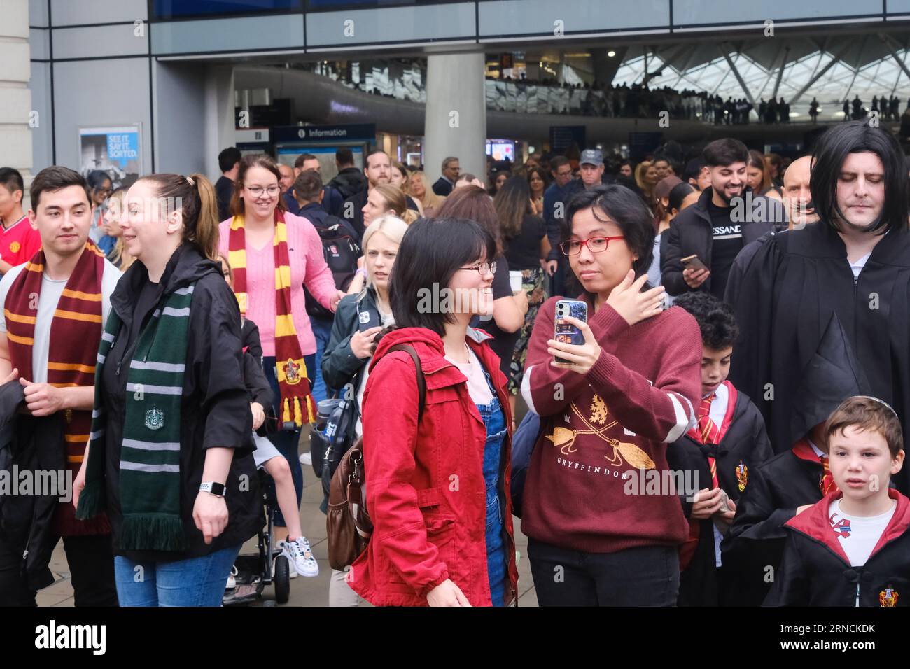 Back to hogwarts day hi-res stock photography and images - Alamy