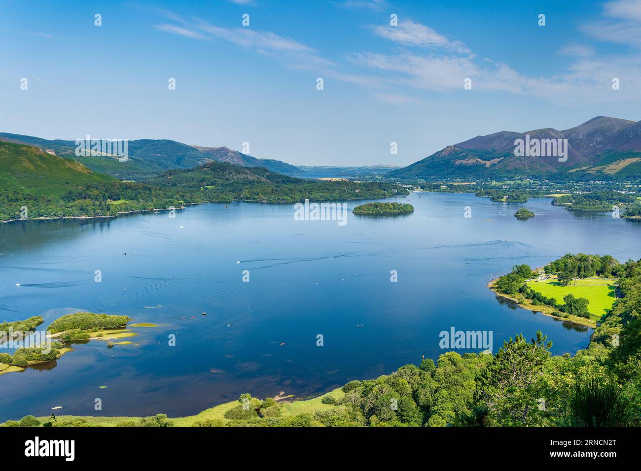 Beautiful lake and rural English countryside scenery (Lake District ...