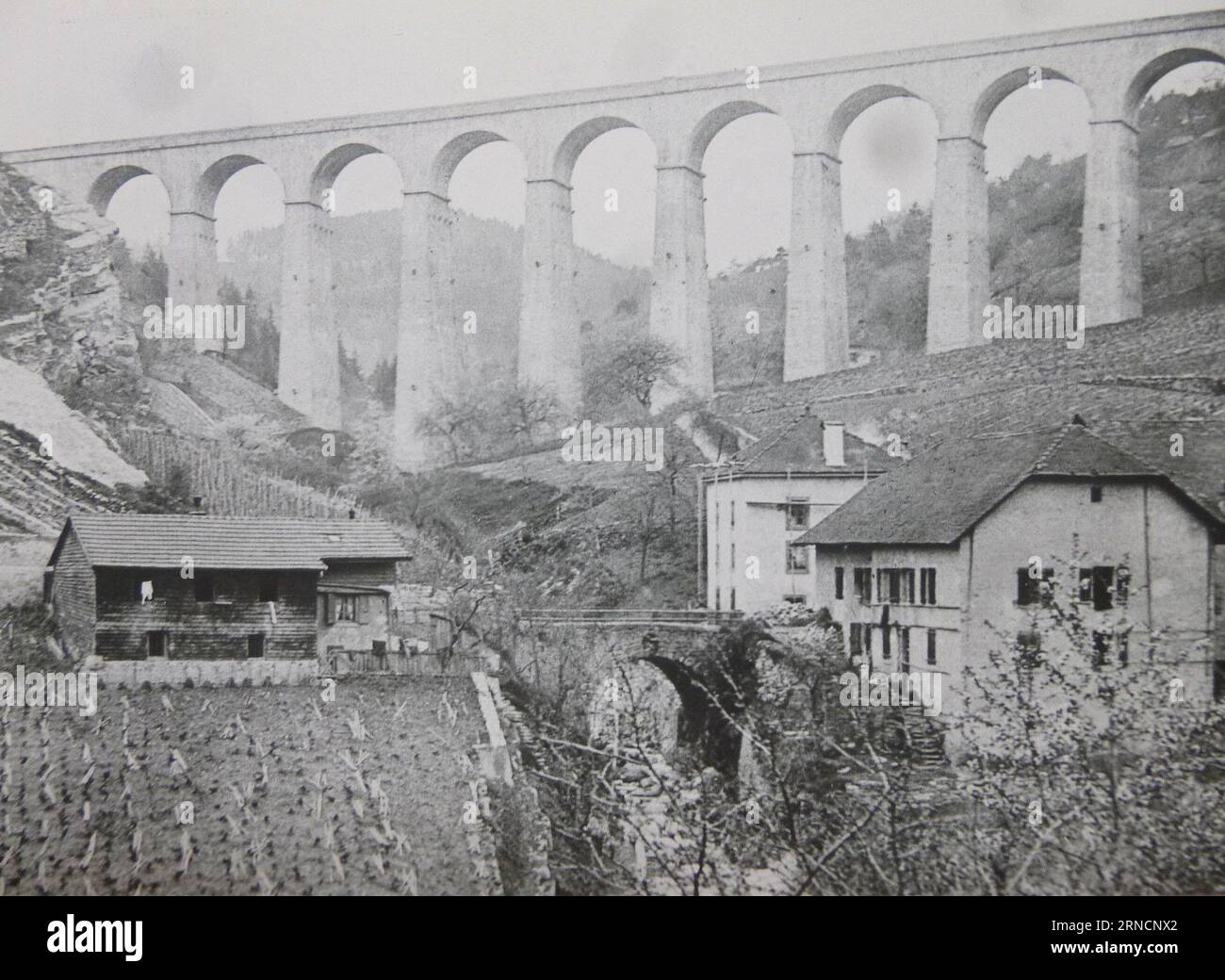 Masonry viaduct bridge Stock Photo - Alamy