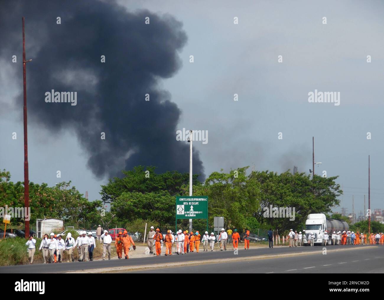 Petrochemical plant mexico hi-res stock photography and images - Alamy