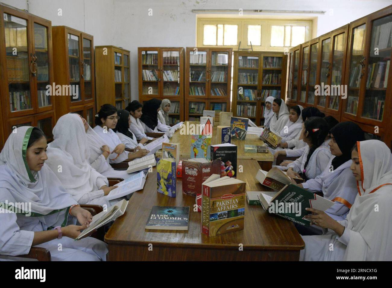 Pakistan reading book hi-res stock photography and images - Alamy