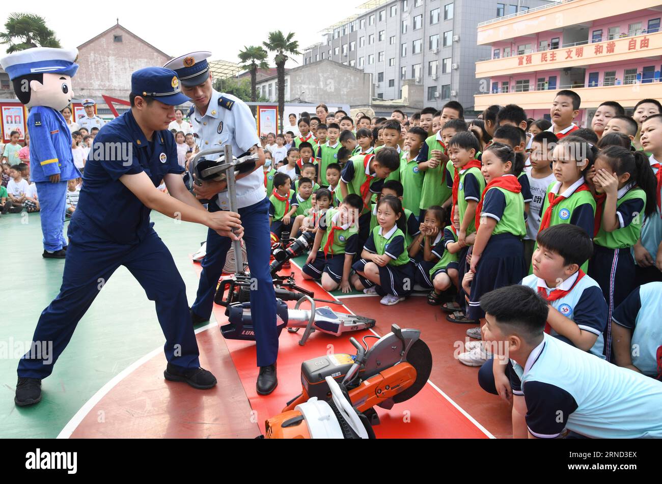 Jiyuan, China's Henan Province. 1st Sep, 2023. Firefighters introduce ...