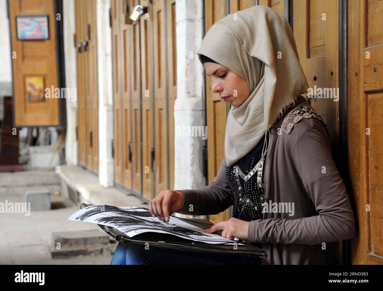 Old walled city of damascus hi-res stock photography and images - Alamy