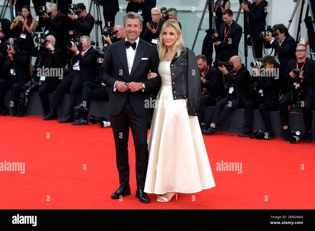 Patrick Dempsey mit Ehefrau Jillian Fink bei der Premiere des Kinofilms 'Ferrari' auf der ...