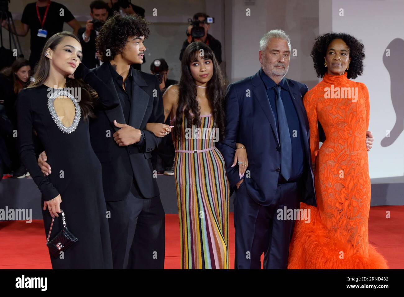Thalia Besson, Mao Besson, Satine Besson, Luc Besson und Virginie ...