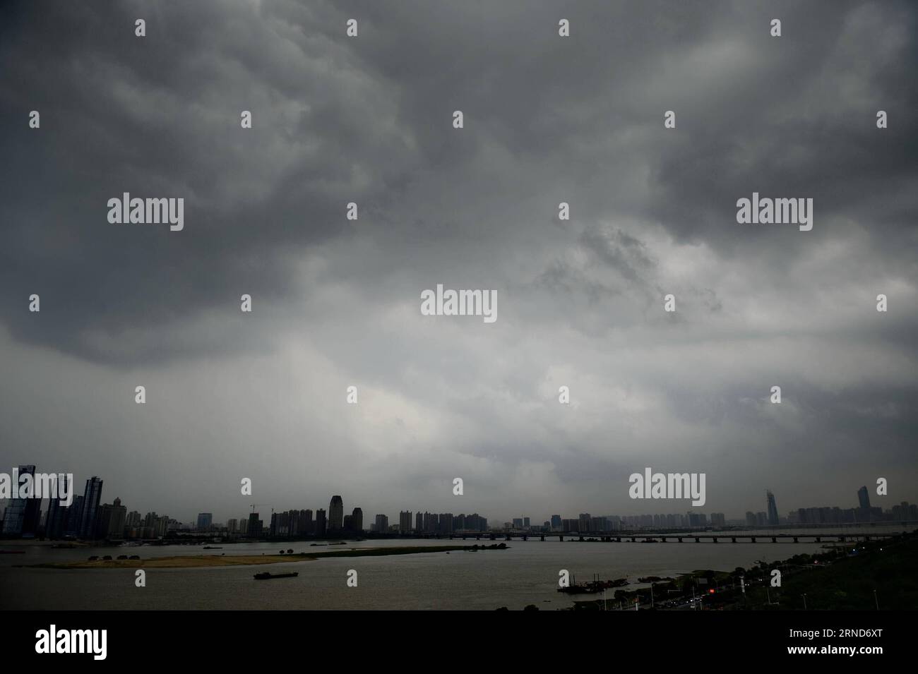 City center before rain hi-res stock photography and images - Alamy
