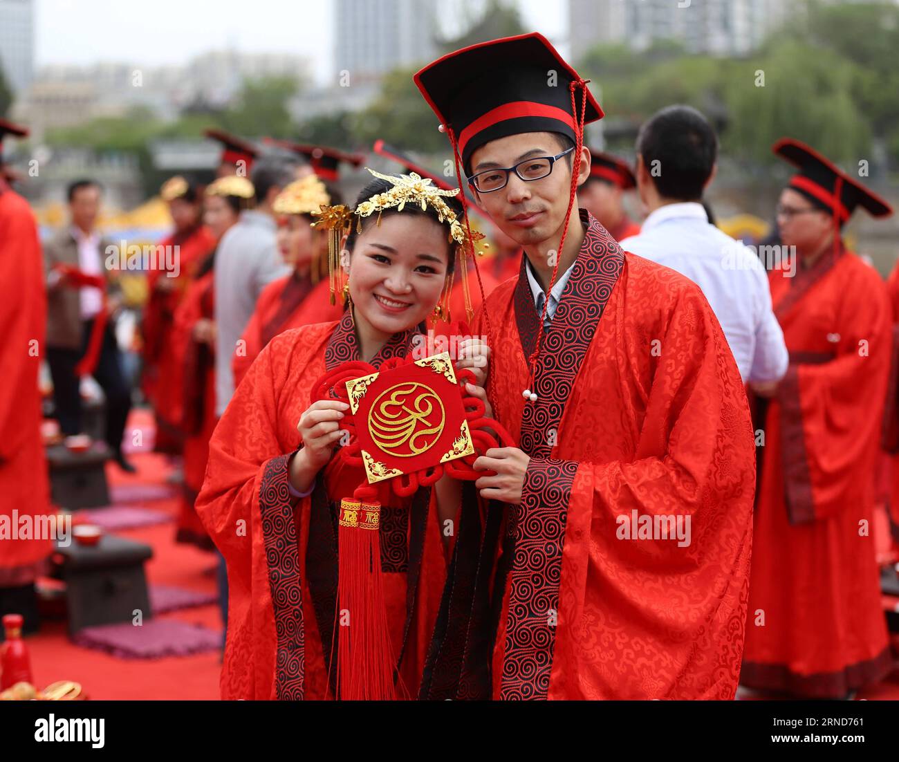 Hanfu china couple hi-res stock photography and images - Alamy