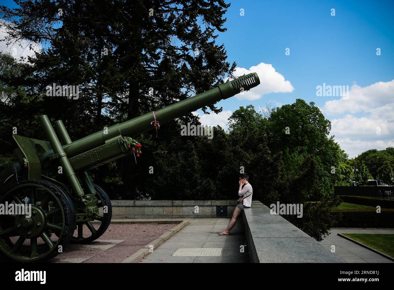 Soviet cannon hi-res stock photography and images - Alamy