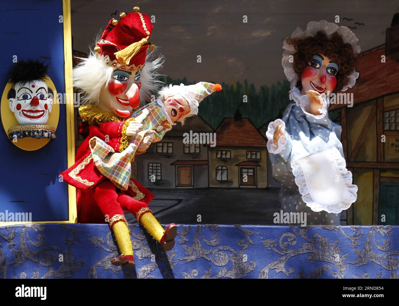 Punch judy hi hi-res stock photography and images - Alamy