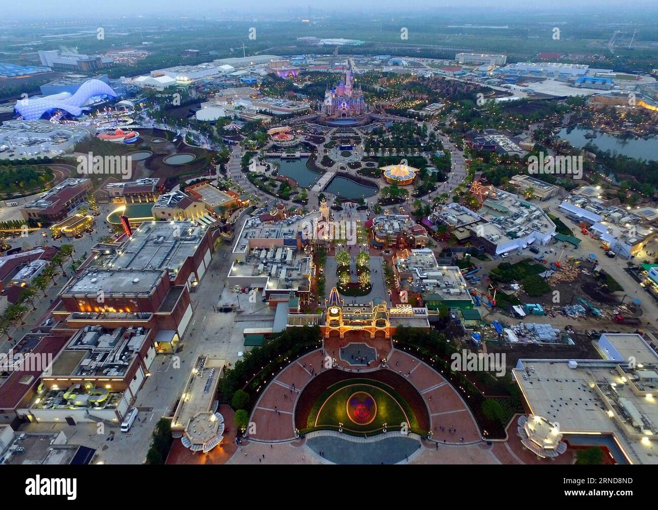 Disneyland aerial hi-res stock photography and images - Alamy